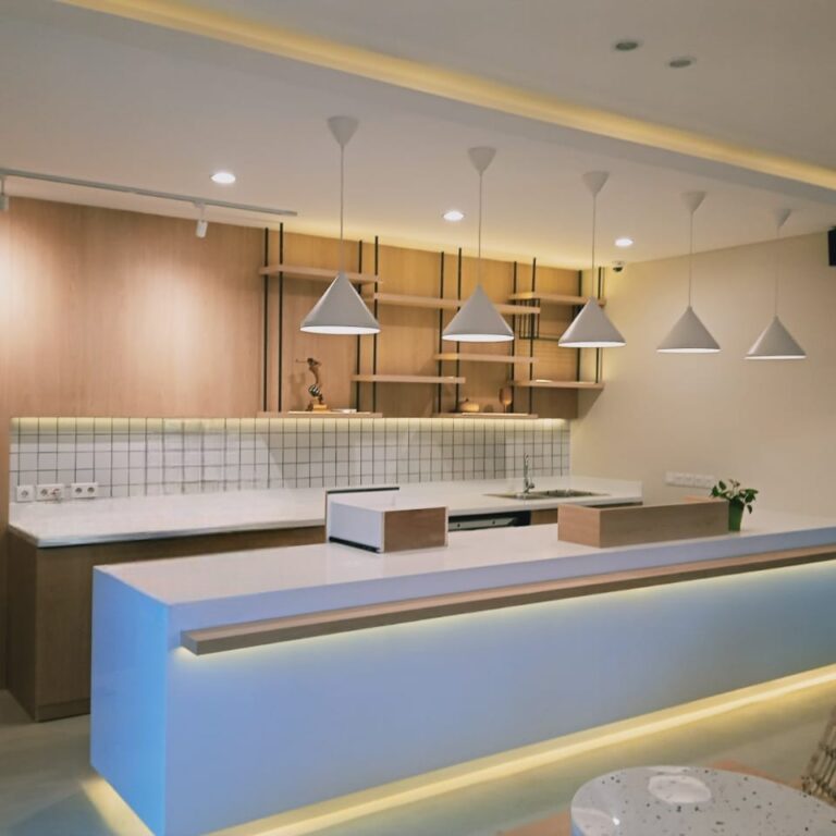 Meja Barista Minimalis dengan Solid Surface yang Rapi & Awet